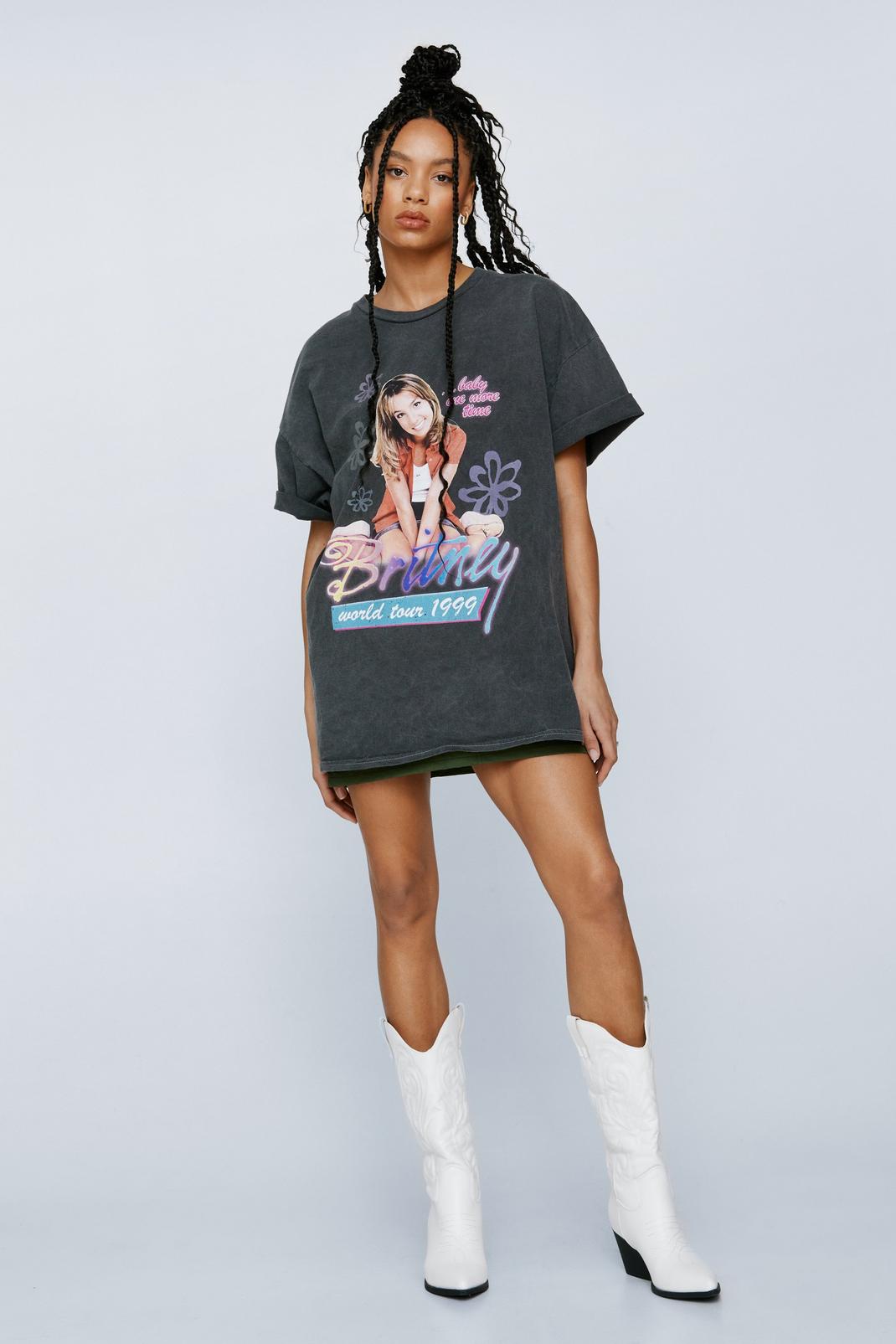 oversized graphic tee